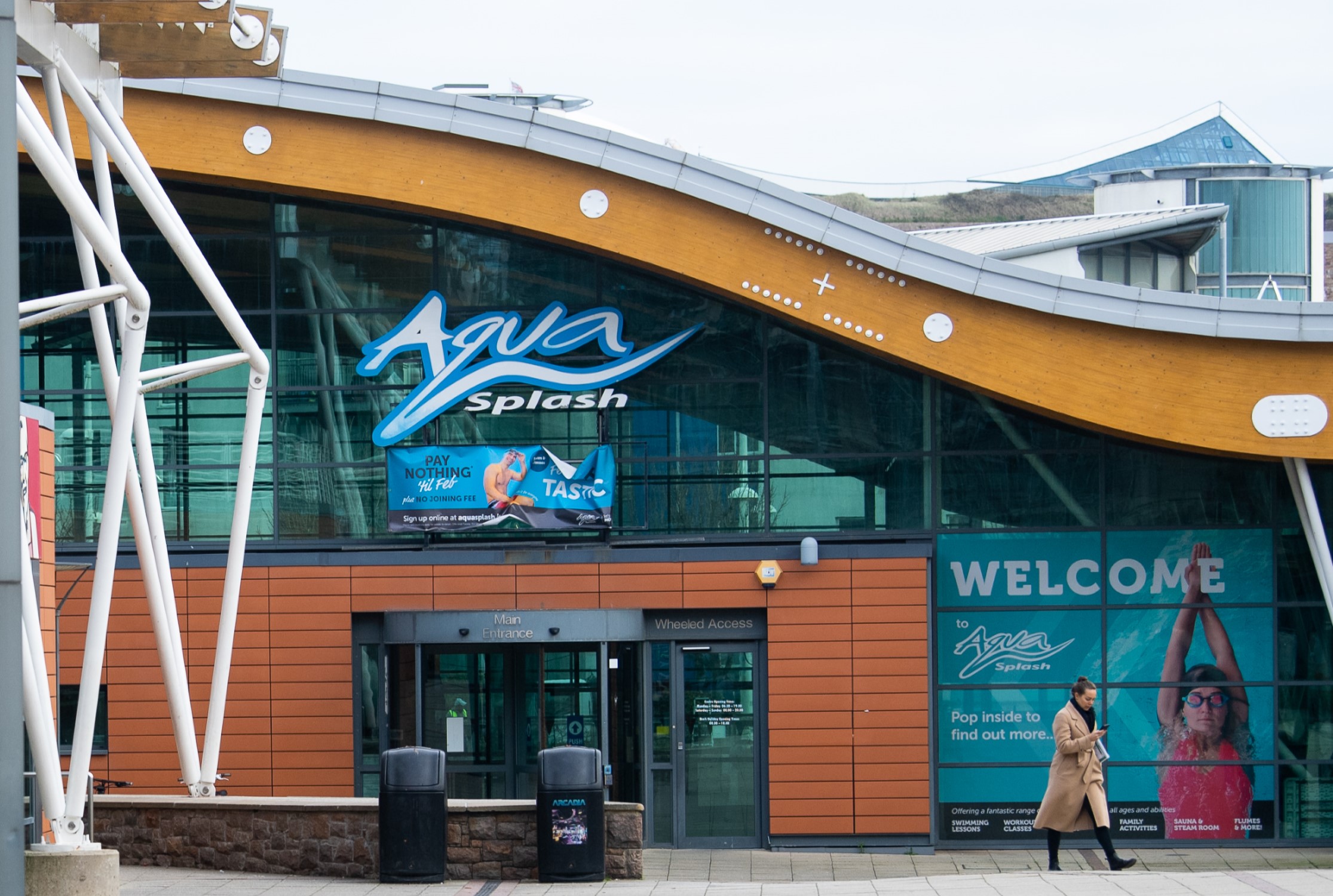 Islanders invited to a weekend of free swimming at Aquasplash - Jersey ...